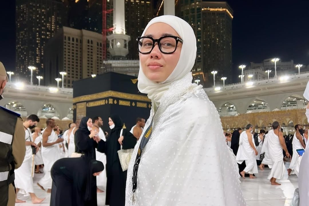 Ceritakan Proses Hijrahnya, Selfi Nafilah Banjir Air Ma...